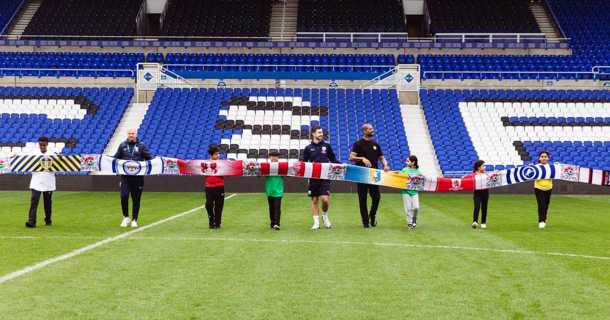100-metre long scarf is world’s longest football accessory – sporting ...