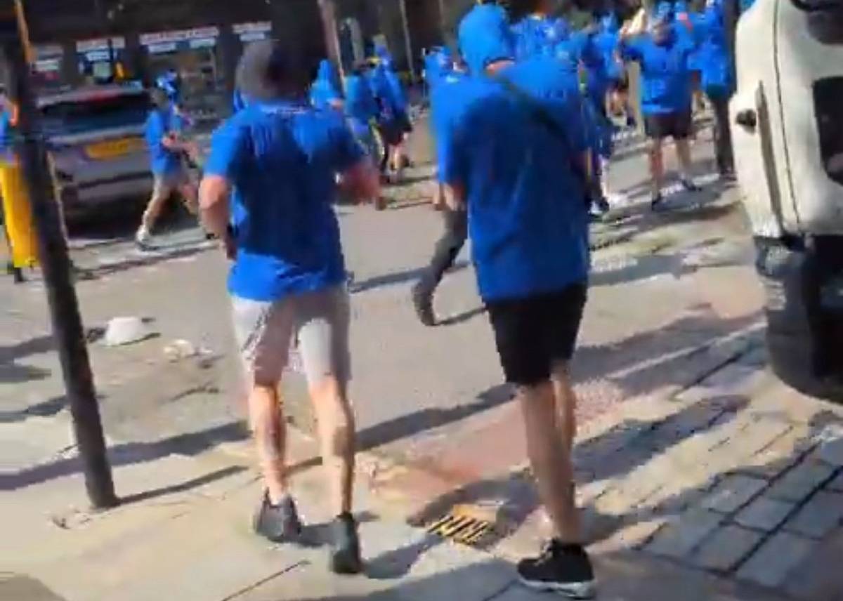 Video: Rangers Hooligans Try to Provoke Celtic Fans Outside Irish Bar ...