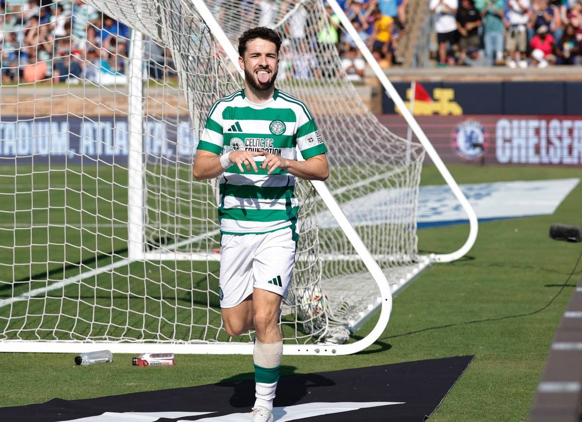 Celtic supporters ask Chelsea, ‘Are you Rangers in Disguise?’ - Celtic ...