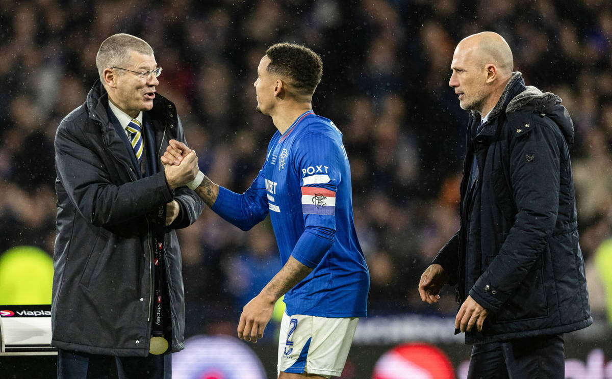 Neil Doncaster gives his silent approval to The Billy Boys - VideoCelts ...