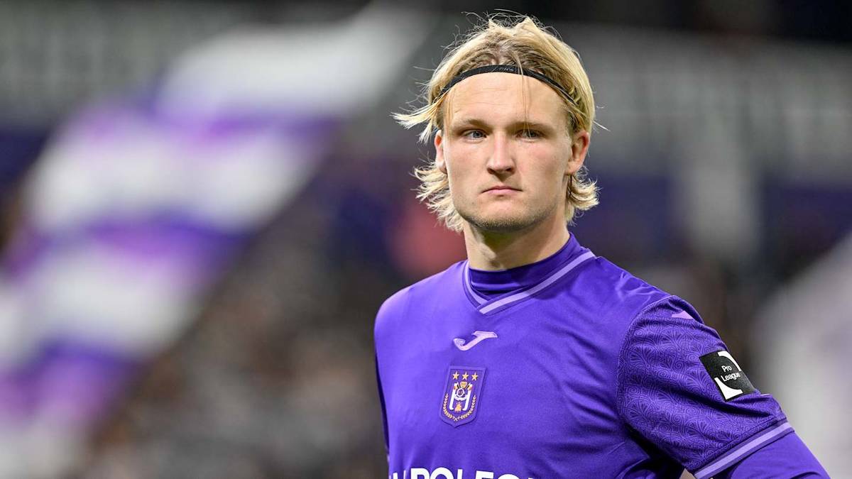 Sky Sports drop major update on Kasper Dolberg to Celtic negotiations ...