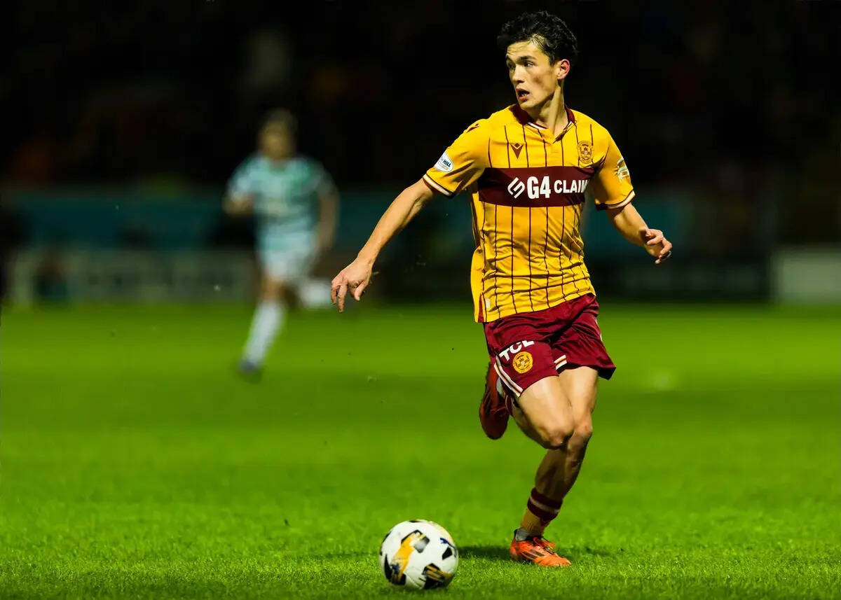 Elijah Just Addresses Celtic Transfer Rumours - Celts Are Here - 30 Apr