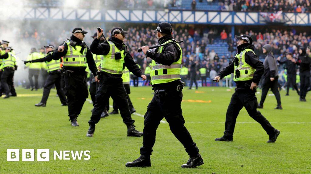 Six more arrests made over Rangers v Celtic fan disorder - BBC - 2 Jun